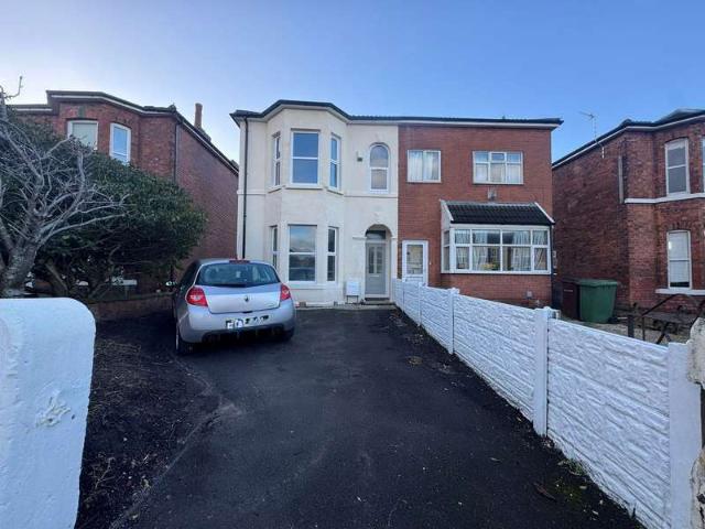 2 Bedroom Semi Detached House
