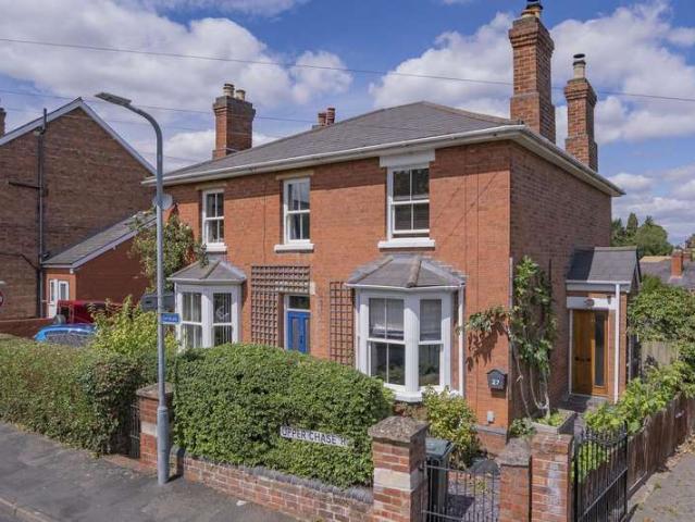 2 Bedroom Semi Detached House