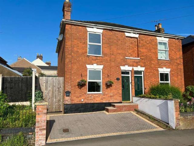 2 Bedroom Semi Detached House