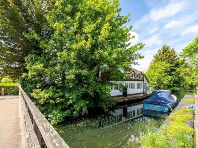 2 Bedroom Semi Detached House