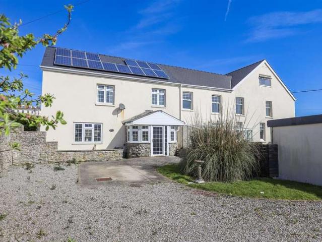 2 Bedroom Semi Detached House