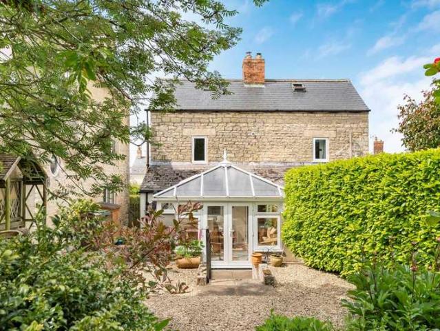 2 Bedroom Semi Detached House