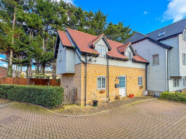 2 Bedroom Semi Detached House
