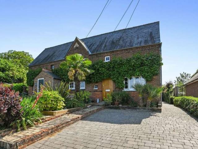 2 Bedroom Semi Detached House