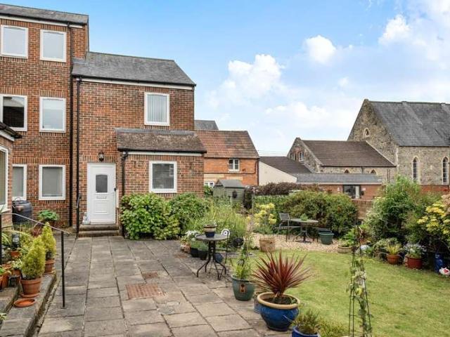 2 Bedroom Semi Detached House