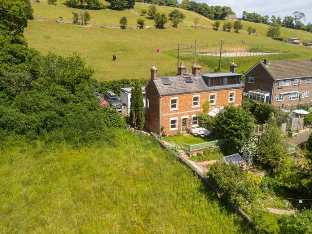 2 Bedroom Semi Detached House