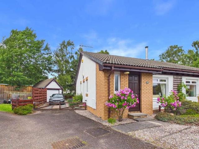2 Bedroom Semi Detached House
