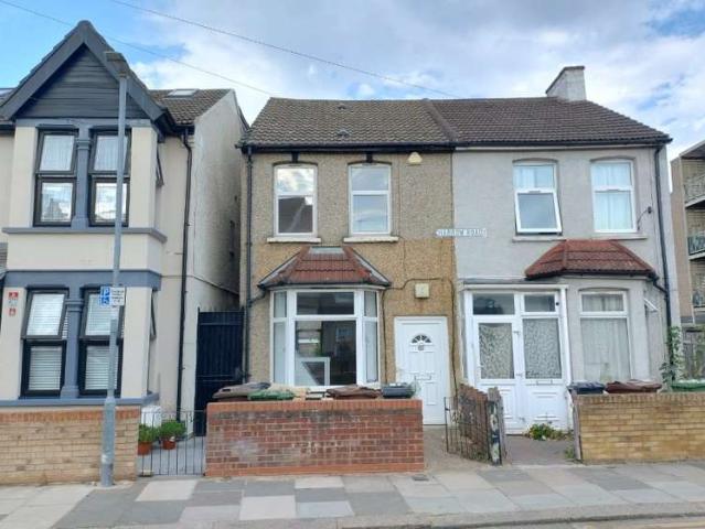 3 Bedroom Semi Detached House