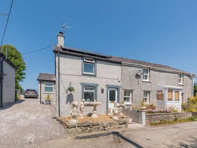 2 Bedroom Semi Detached House