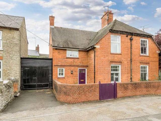 2 Bedroom Semi Detached House