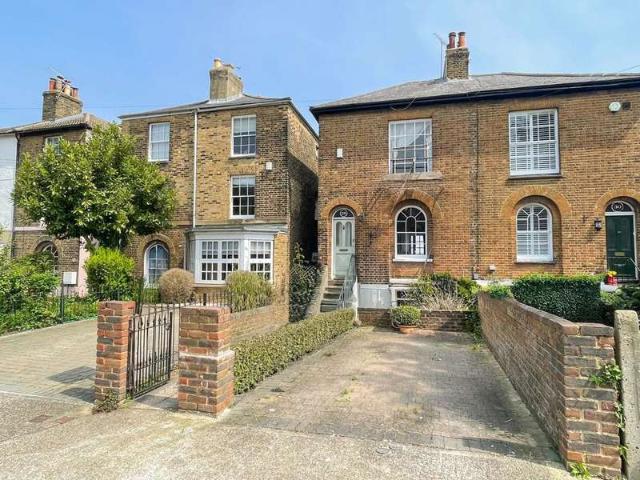 2 Bedroom Semi Detached House
