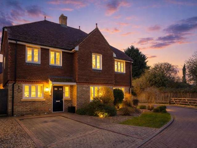 2 Bedroom Semi Detached House