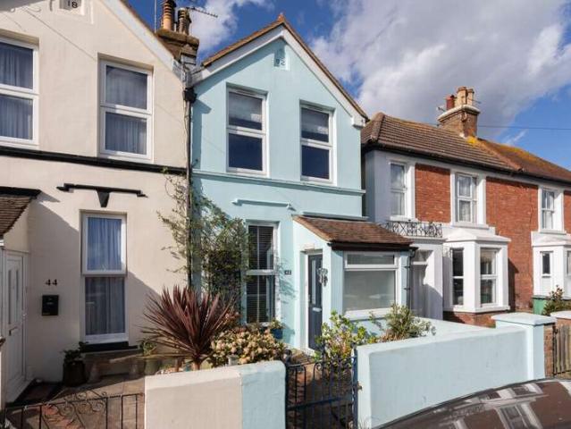 2 Bedroom Semi Detached House