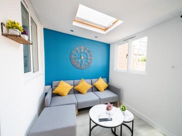 2 bedroom Semi detached house To Let