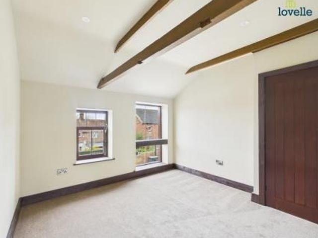 2 bedroom Semi detached house To Let