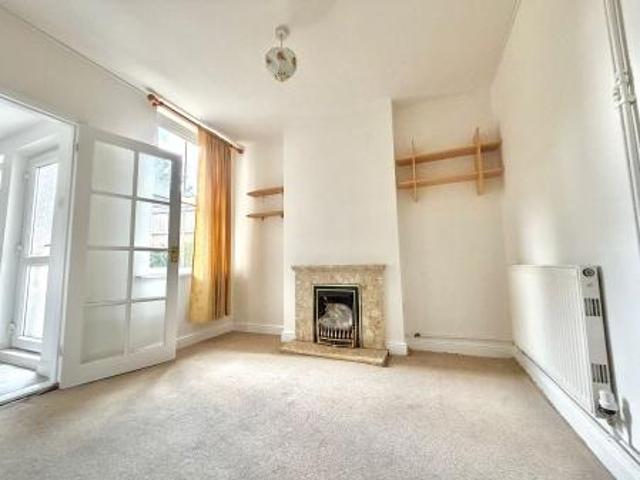 2 bedroom Semi detached house To Let