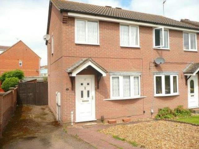 2 bedroom Semi detached house To Let