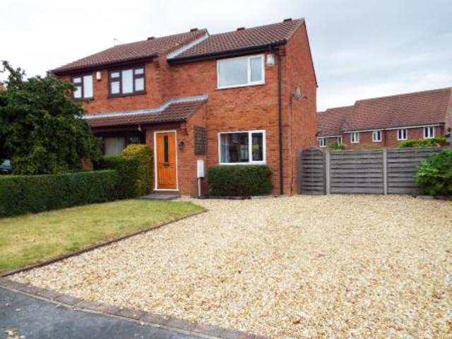 2 bedroom Semi detached house To Let