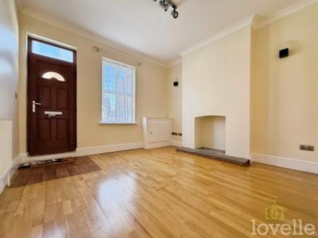 2 bedroom Semi detached house To Let