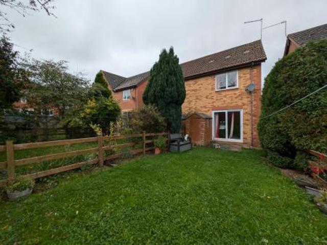 2 bedroom Semi detached house To Let