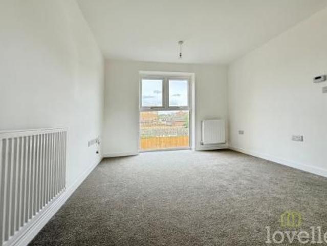 2 bedroom Semi detached house To Let