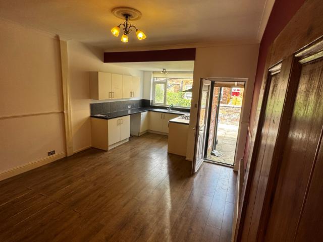 2 Bedroom Semi Detached House To Let in Stockport, SK2