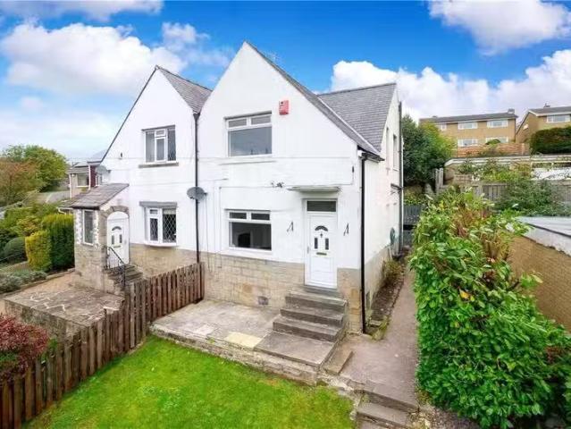 2 bedroom Semi Detached House to rent, Mahim Crescent, Baildon.