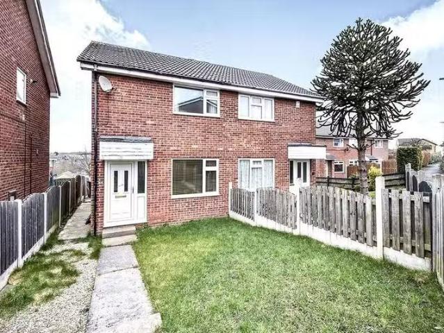 2 bedroom Semi Detached House to rent, Blackburn Crescent, Cha.