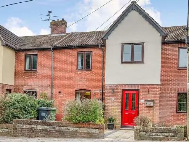 2 bedroom Semi Detached House to rent, Catherington Lane, Wate.