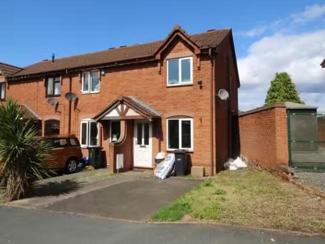 2 bedroom Semi Detached House to rent, Cromwell Street, Dudley.