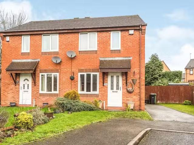 2 bedroom Semi Detached House to rent, Daffodil Close, Dudley.