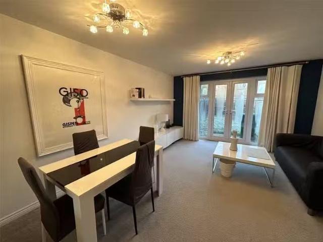 2 bedroom Semi Detached House to rent, Downy Birch, Coventry.
