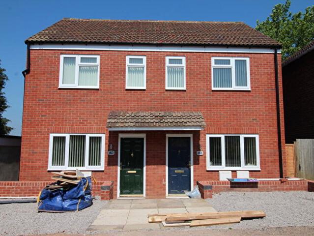 2 Bedroom Semi Detached House To Rent In Buckley Road, Leamington Spa, CV32