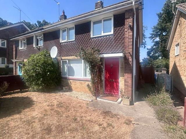 2 Bedroom Semi Detached House To Rent In Balmoral Avenue, Banbury, OX16