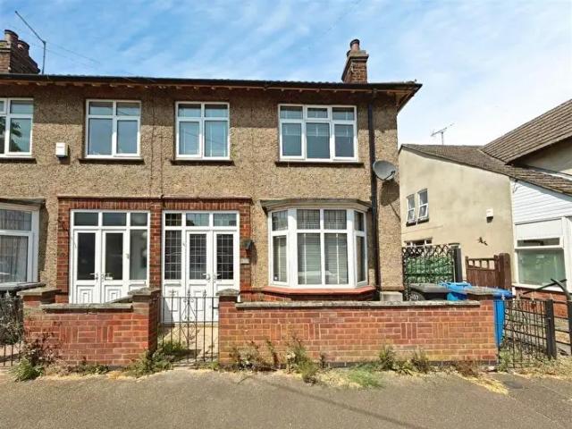 2 Bedroom Semi Detached House To Rent In Blandford Avenue, Kettering, NN16