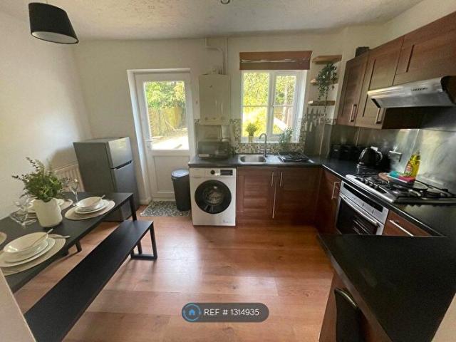 2 Bedroom Semi Detached House To Rent In Cressey Avenue, Milton Keynes, MK5