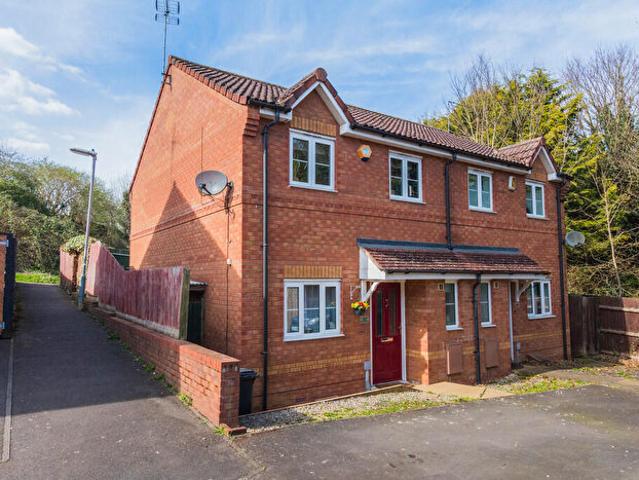 2 Bedroom Semi Detached House To Rent In Fernmoor Drive, Irthlingborough, NN9