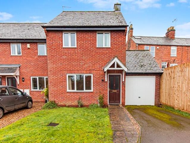 2 Bedroom Semi Detached House To Rent In Gilkes Yard Banbury, OX16