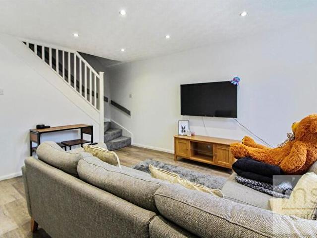 2 Bedroom Semi Detached House To Rent In Heron Drive, Lenton, Nottingham, NG7