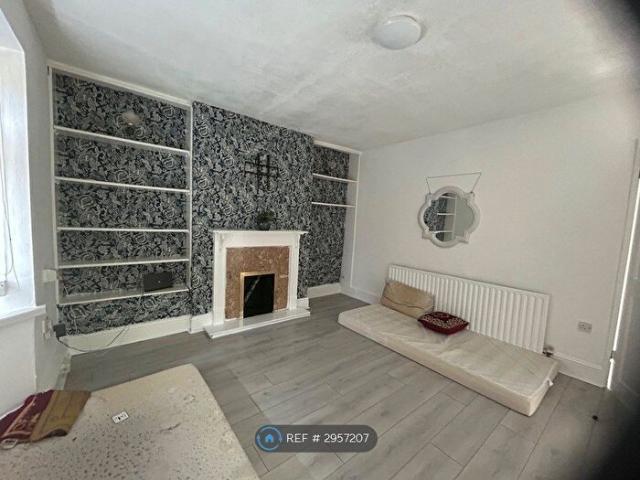 2 Bedroom Semi Detached House To Rent In Rothley Avenue, Nottingham, NG3