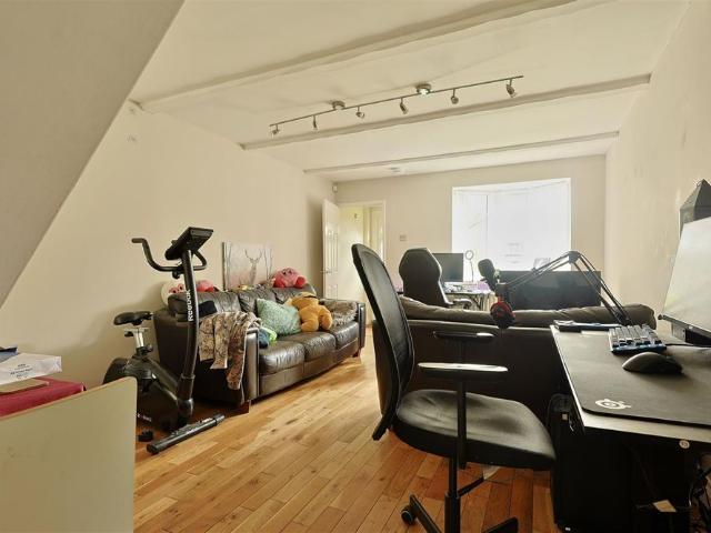 2 bedroom Semi detached house to rent in Stuart Court, Kingston Park, Newcastle upon Tyne NE3