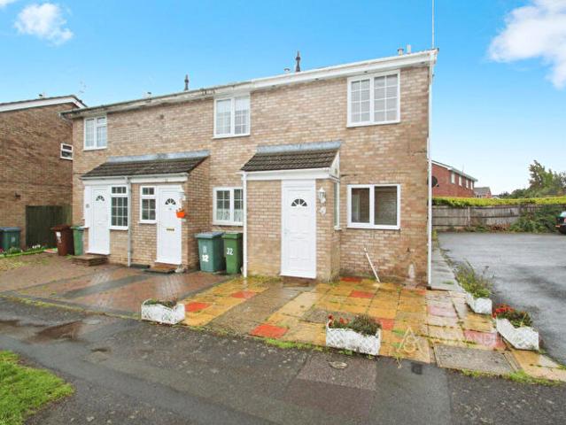 2 Bedroom Semi Detached House To Rent In Swallow Close, MK18