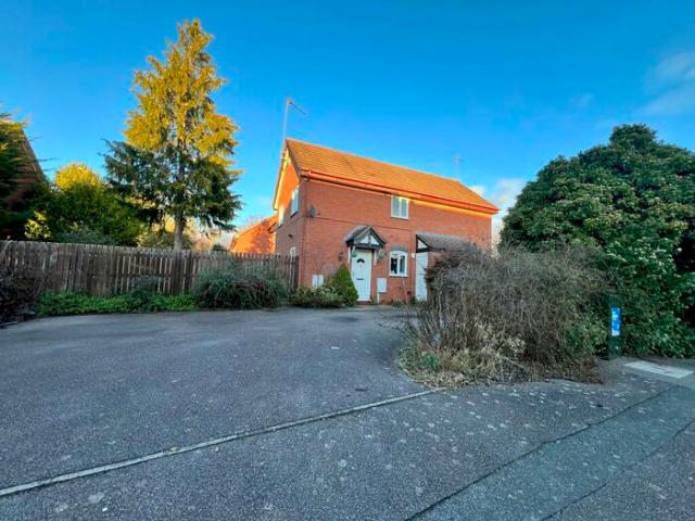 2 Bedroom Semi Detached House To Rent In The Weavers, Northampton, NN4