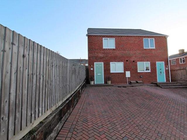 2 Bedroom Semi Detached House To Rent In Valley Rise, Swadlincote, DE11
