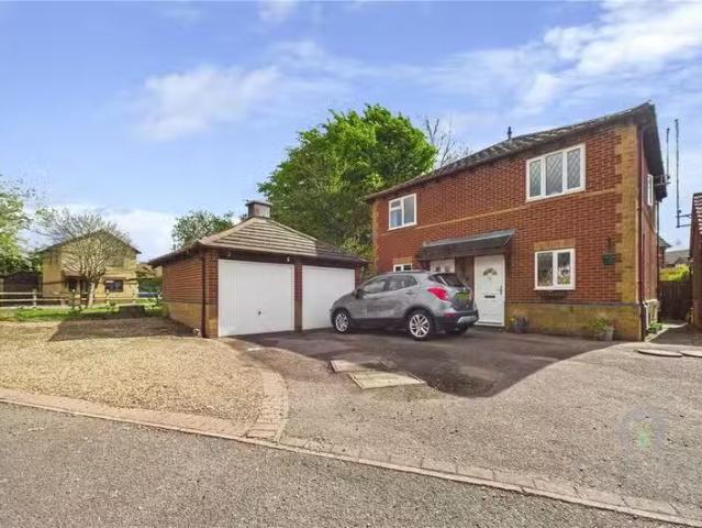 2 bedroom Semi Detached House to rent, Rochelle Way, Duston, N.