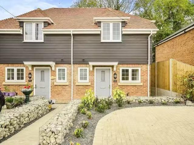 2 bedroom Semi Detached House to rent, The Street, Woodnesboro.