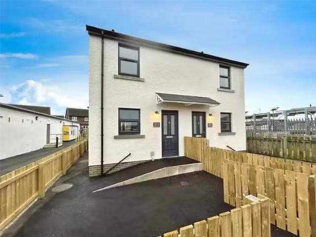 2 bedroom Semi Detached House to rent, Woodhouse Road, Whiteha.