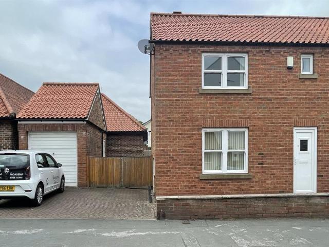 2 bedroom semi detached house to rent