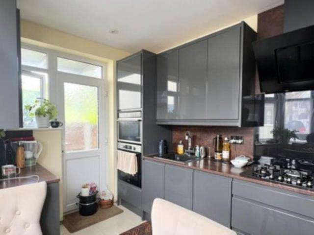 2 bedroom semi detached house to rent