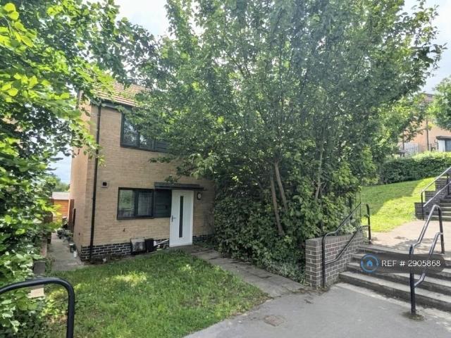 2 bedroom semi detached house to rent